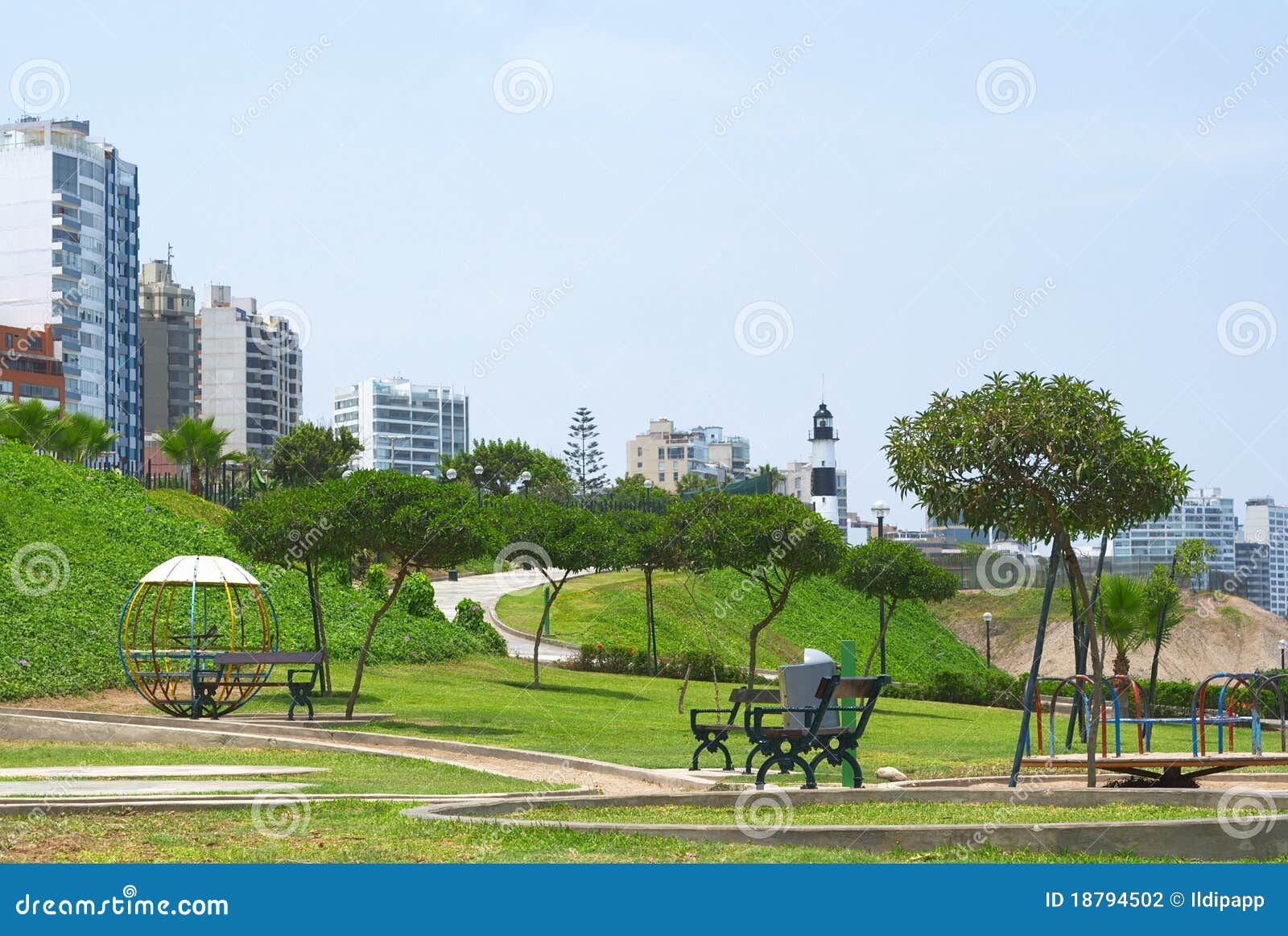 Park in Miraflores, Lima, Peru Stockfoto - Bild von sonnig, gebäude ...
