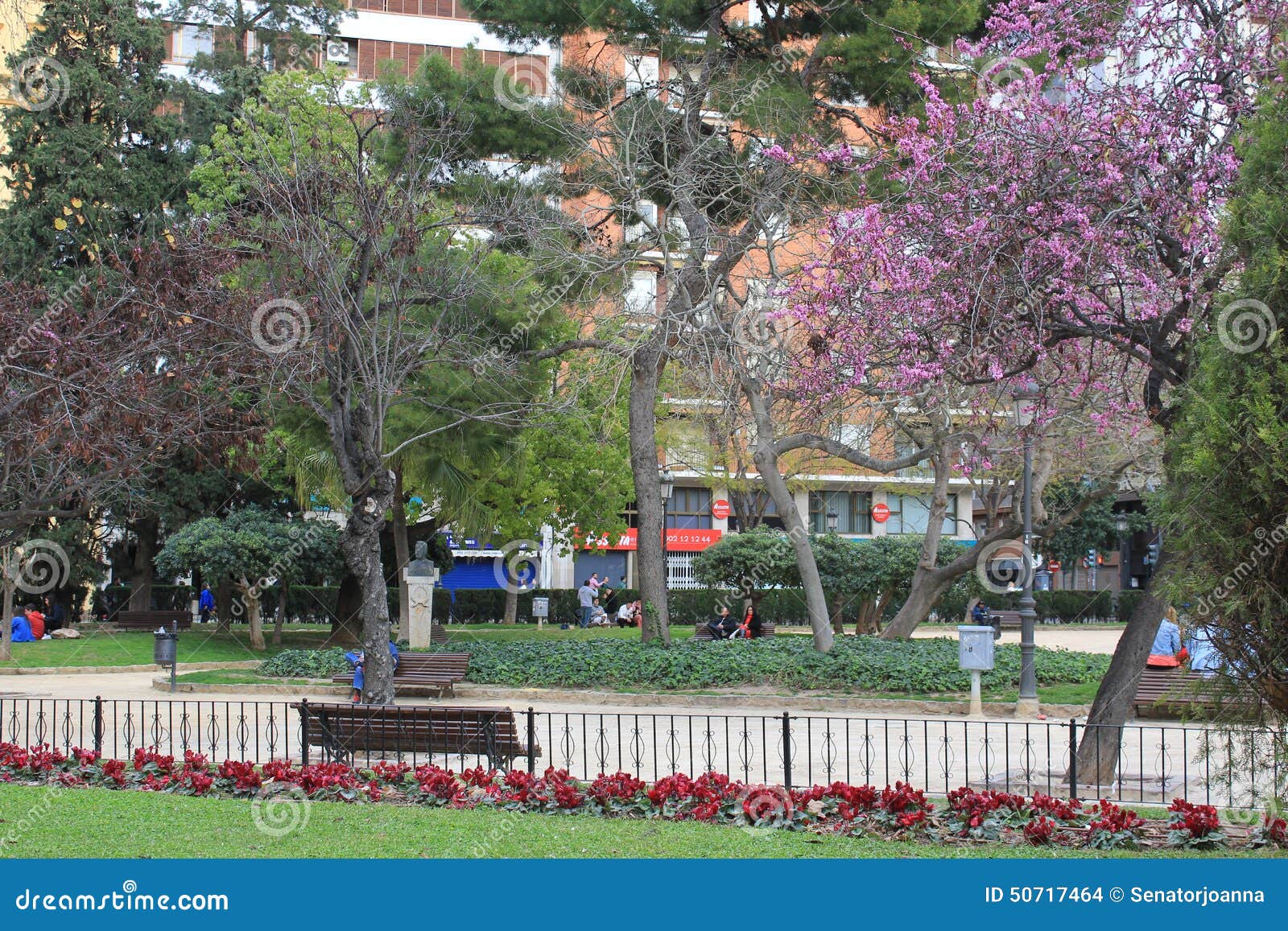 Park in Valencia editorial stock image. Image of building - 50717464
