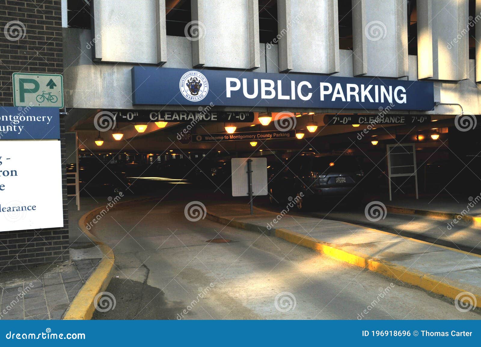 A public parking garage editorial photo. Image of public - 196918696