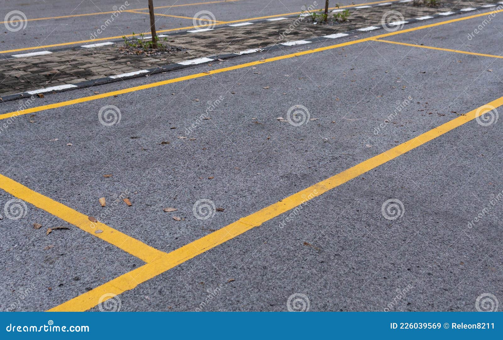 Parking lot yellow line stock image. Image of stop, divide - 226039569