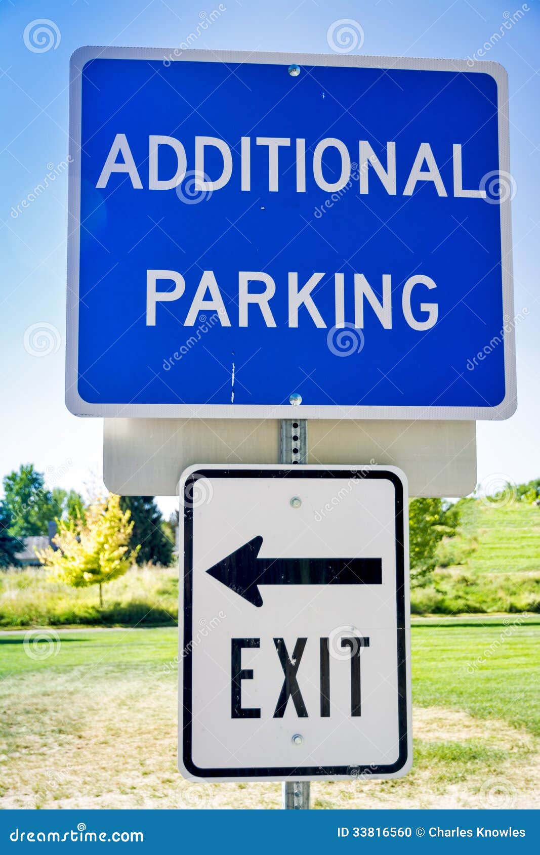 Parking Sign at a City Park Stock Photo - Image of park, exit: 33816560