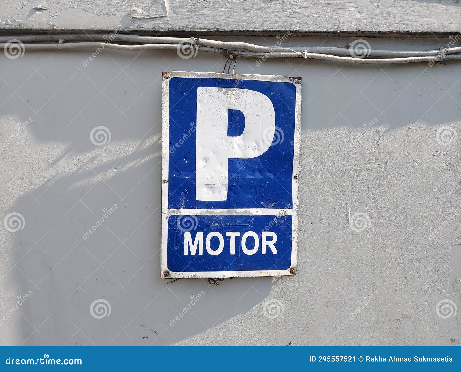Parking Sign on the White Wall Stock Image - Image of transportation ...