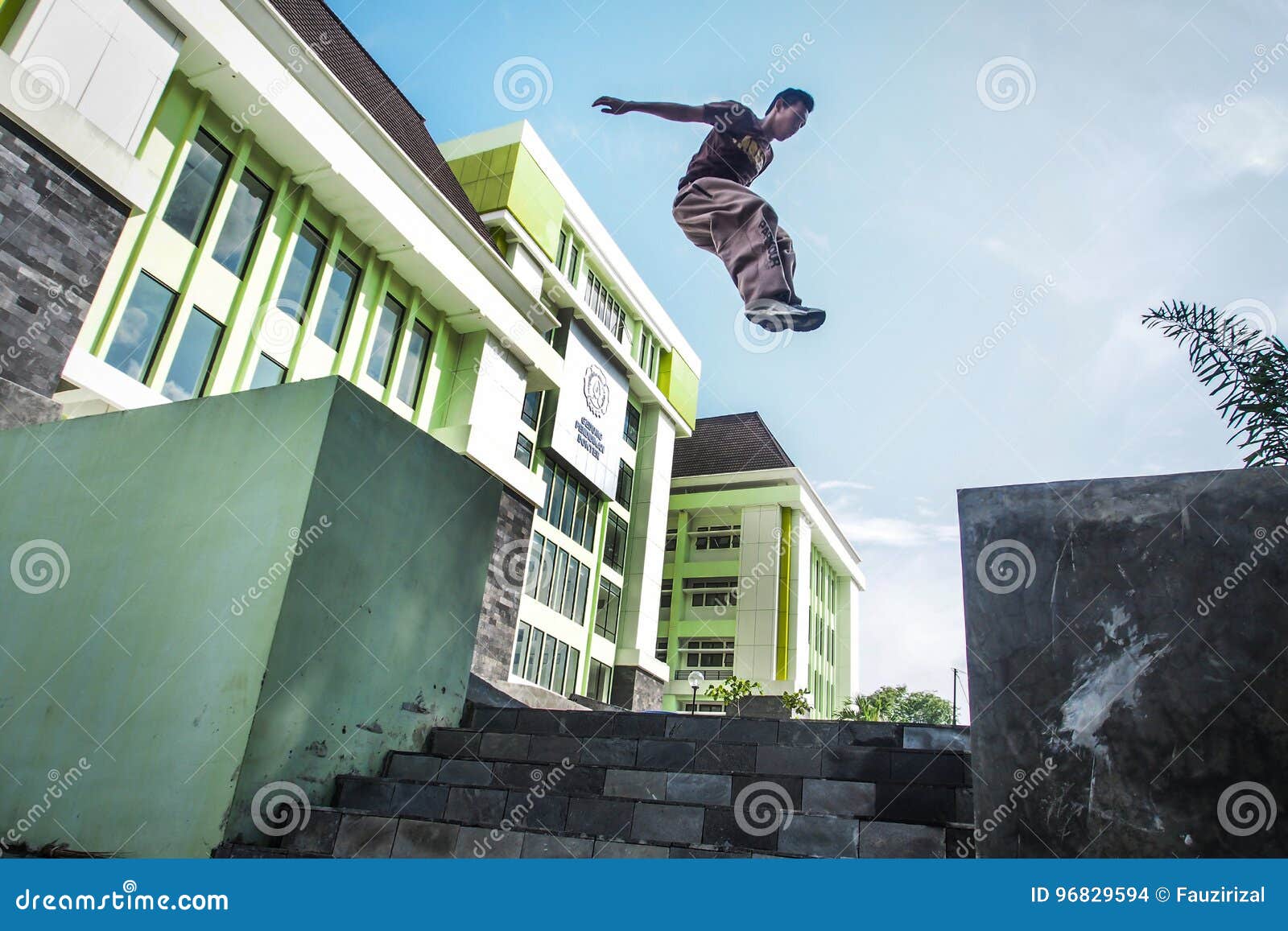 Parkour Jumping editorial stock image. Image of sports - 96829594