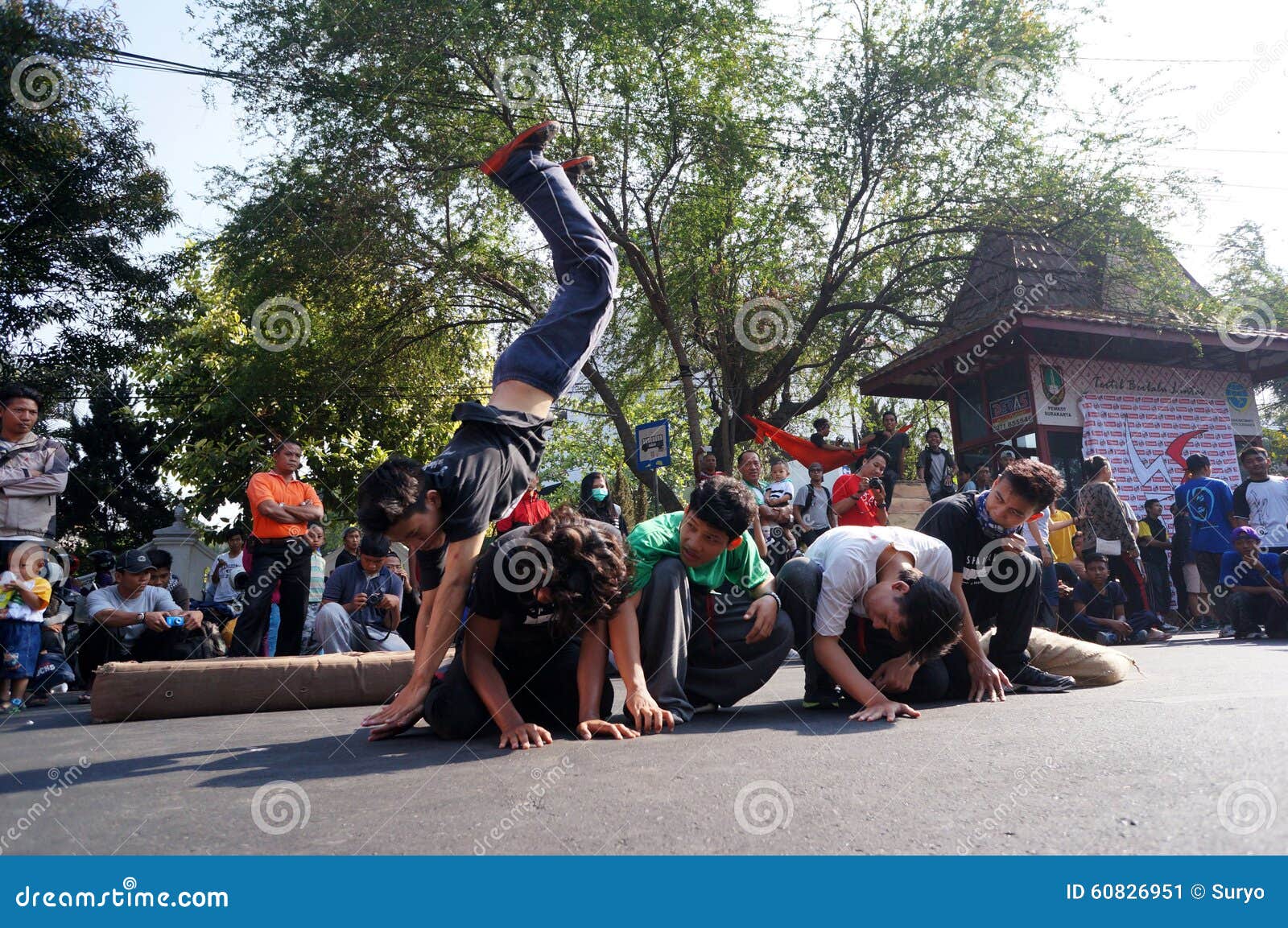 Parkour editorial photo. Image of java, teens, solo, practicing - 60826951