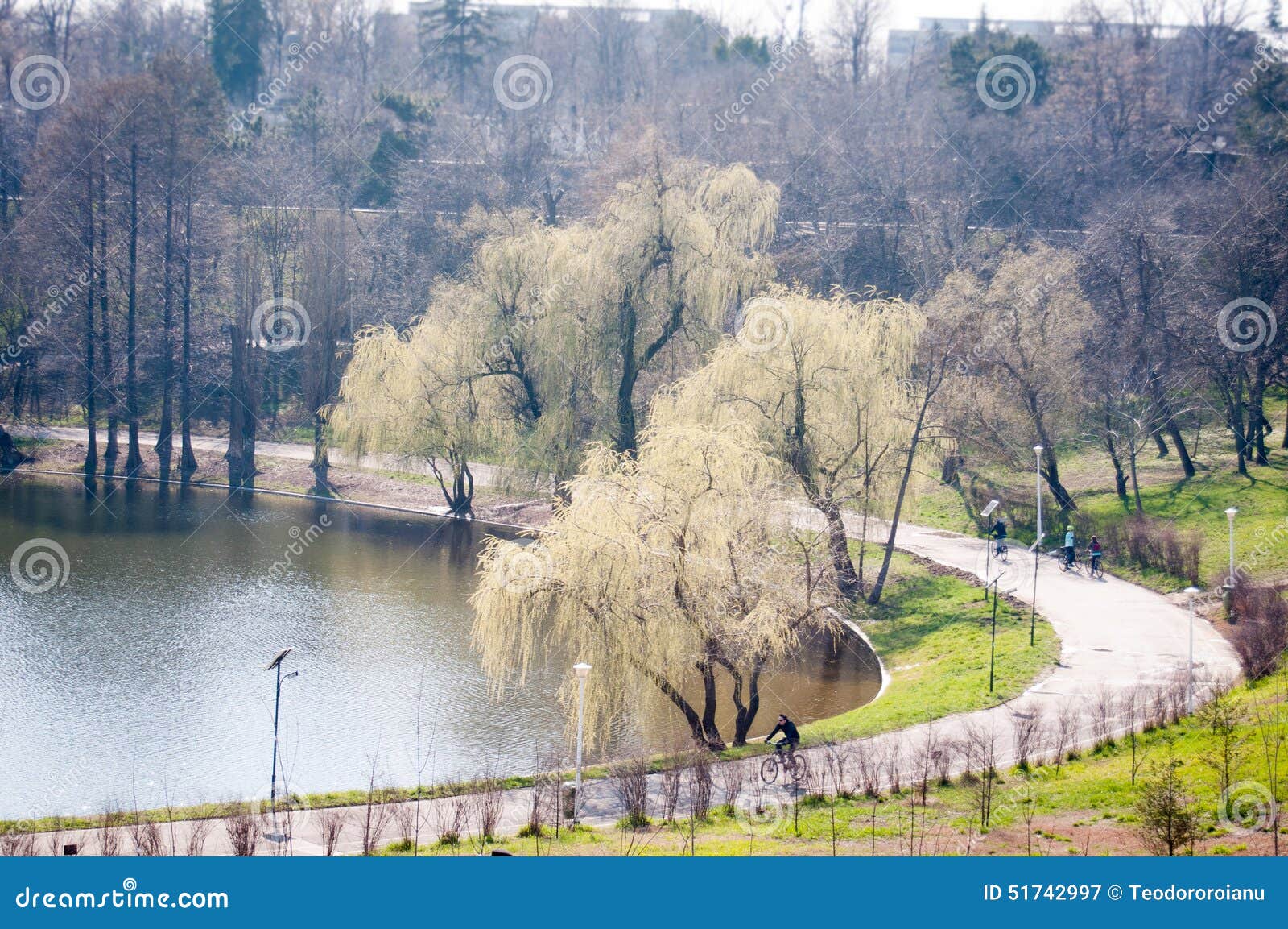 Parks in Bucharest editorial photography. Image of relax - 51742997