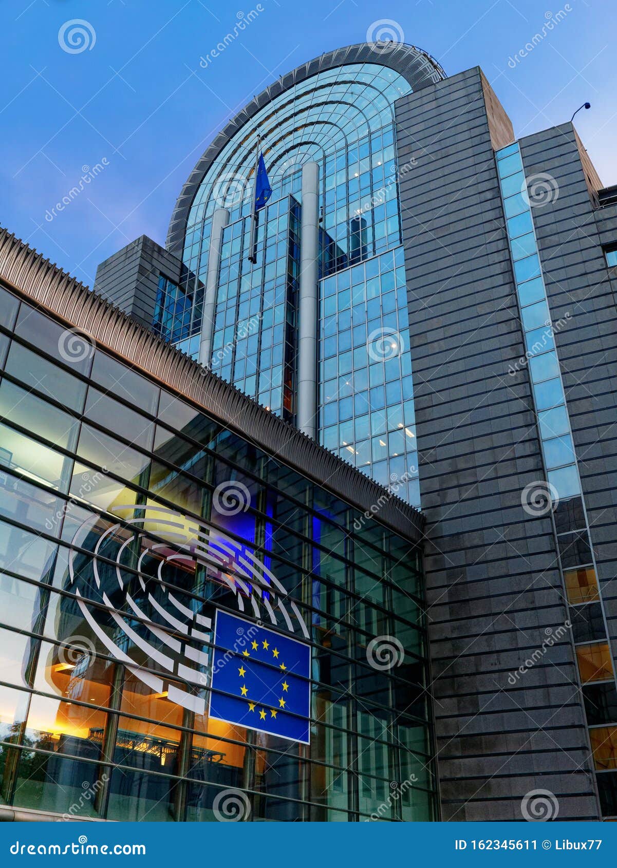 Parlamento Europeu Bruxelles Facade Foto Editorial - Imagem de ...