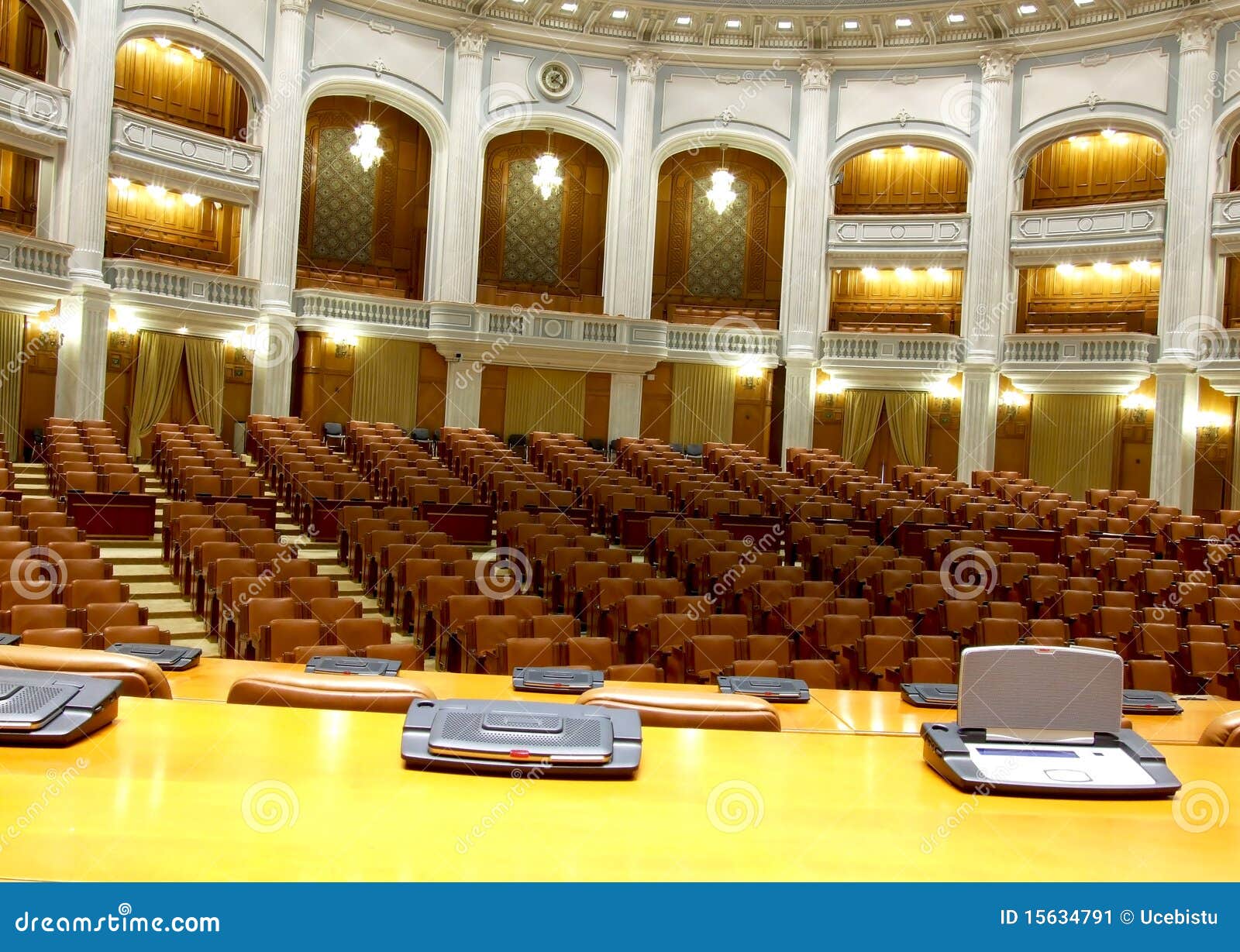 Parlamento rumeno immagine stock. Immagine di pavimento - 15634791