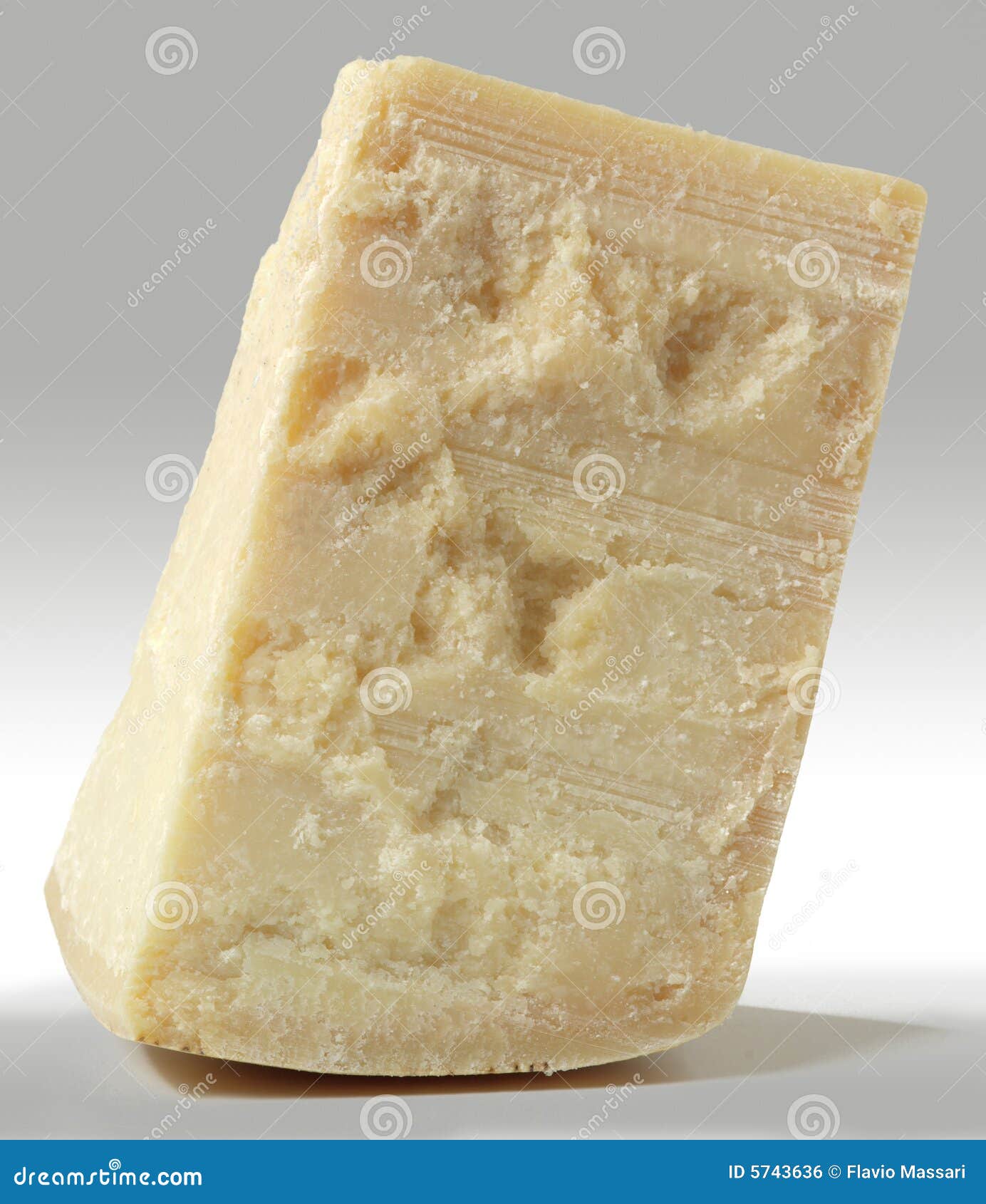 Parmesan italien photo stock. Image du italien, fromage - 5743636