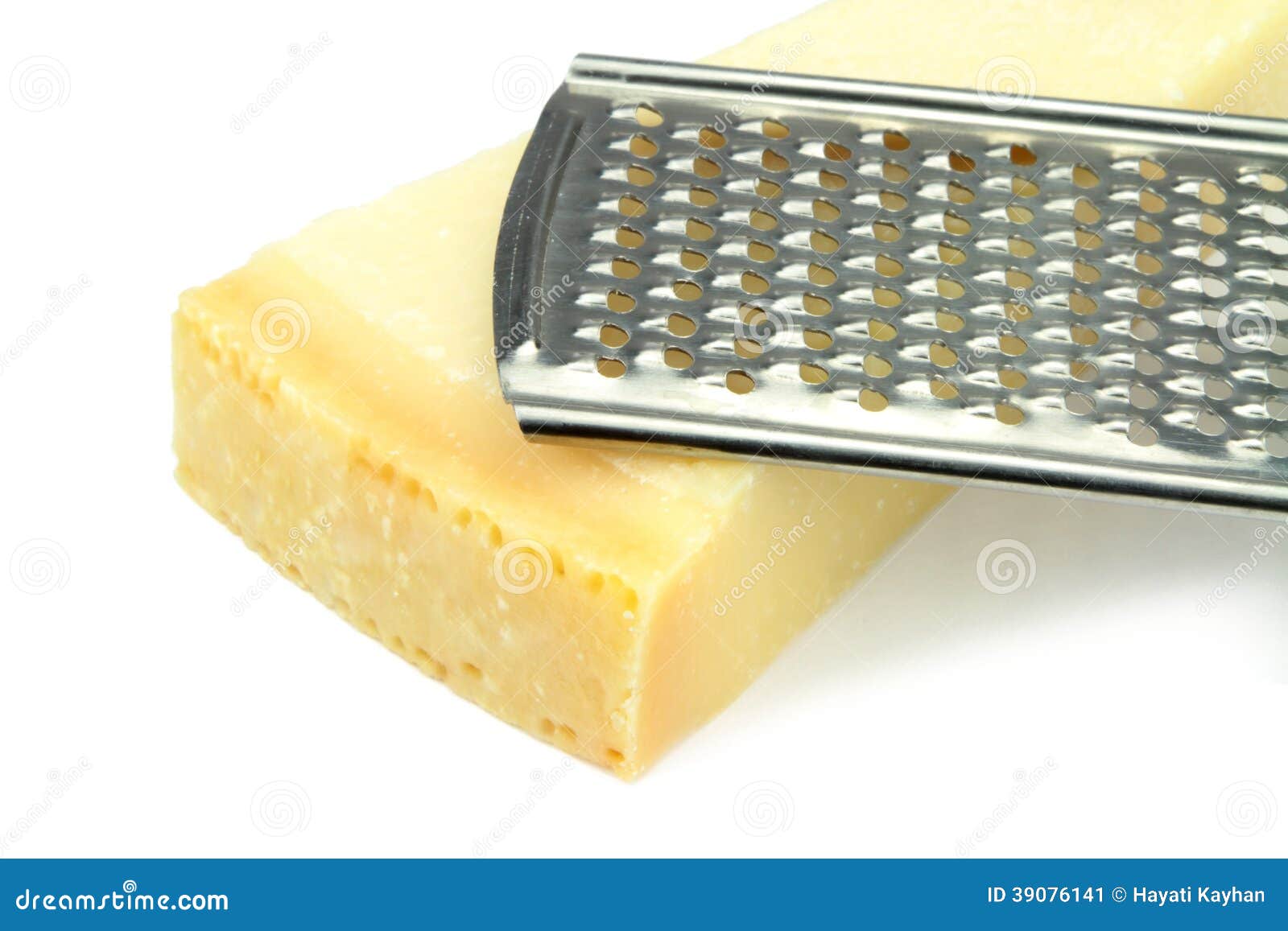 Parmesanost och rivjärn fotografering för bildbyråer. Bild av skiva ...