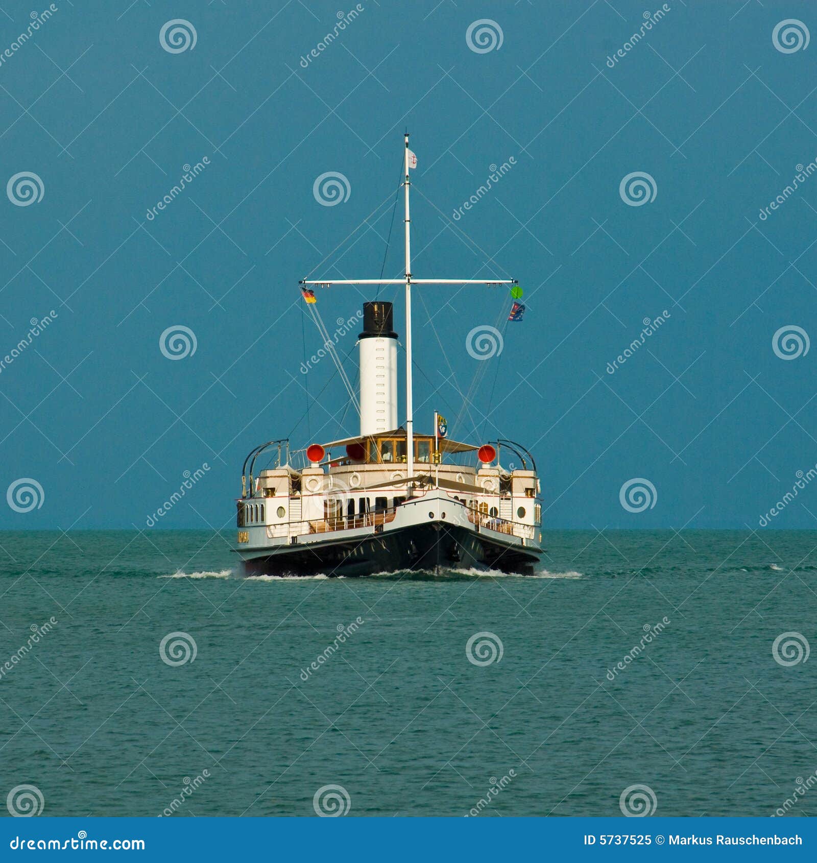 Parowiec obraz stock. Obraz złożonej z stary, jezioro - 5737525