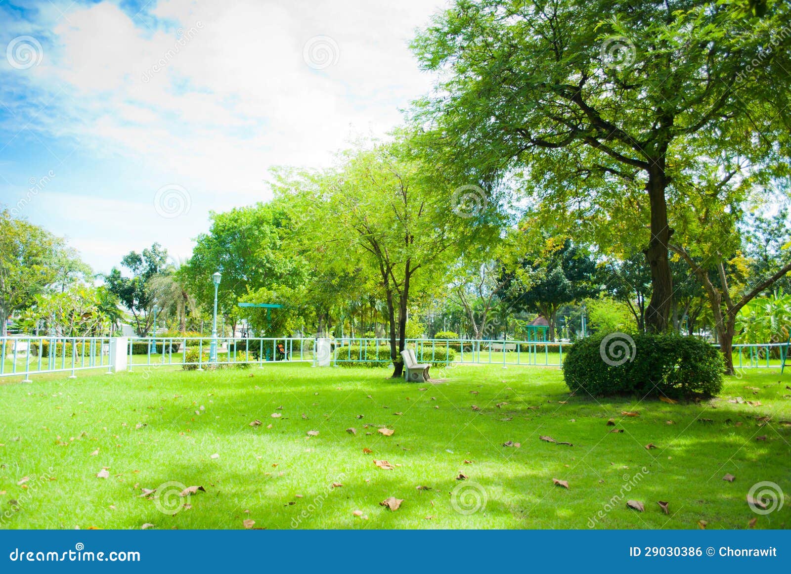 Parque foto de archivo. Imagen de exterior, brillante - 29030386