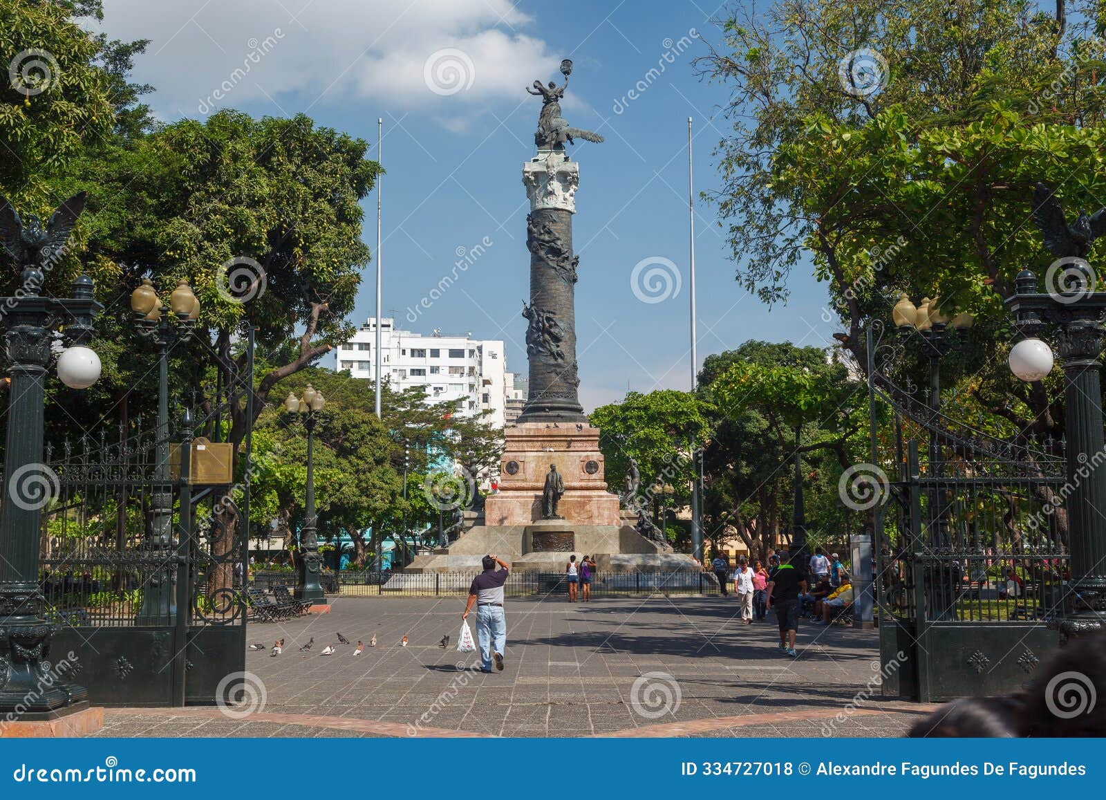 Parque Centenario Monument in Downtown Guayaquil, Ecuador Editorial ...