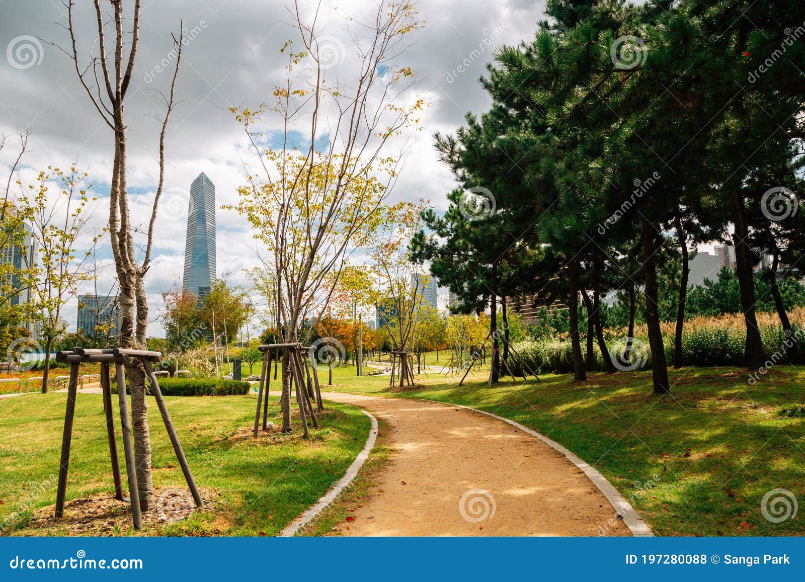 Parque Central Songdo En Incheon, Corea Foto de archivo - Imagen de ...