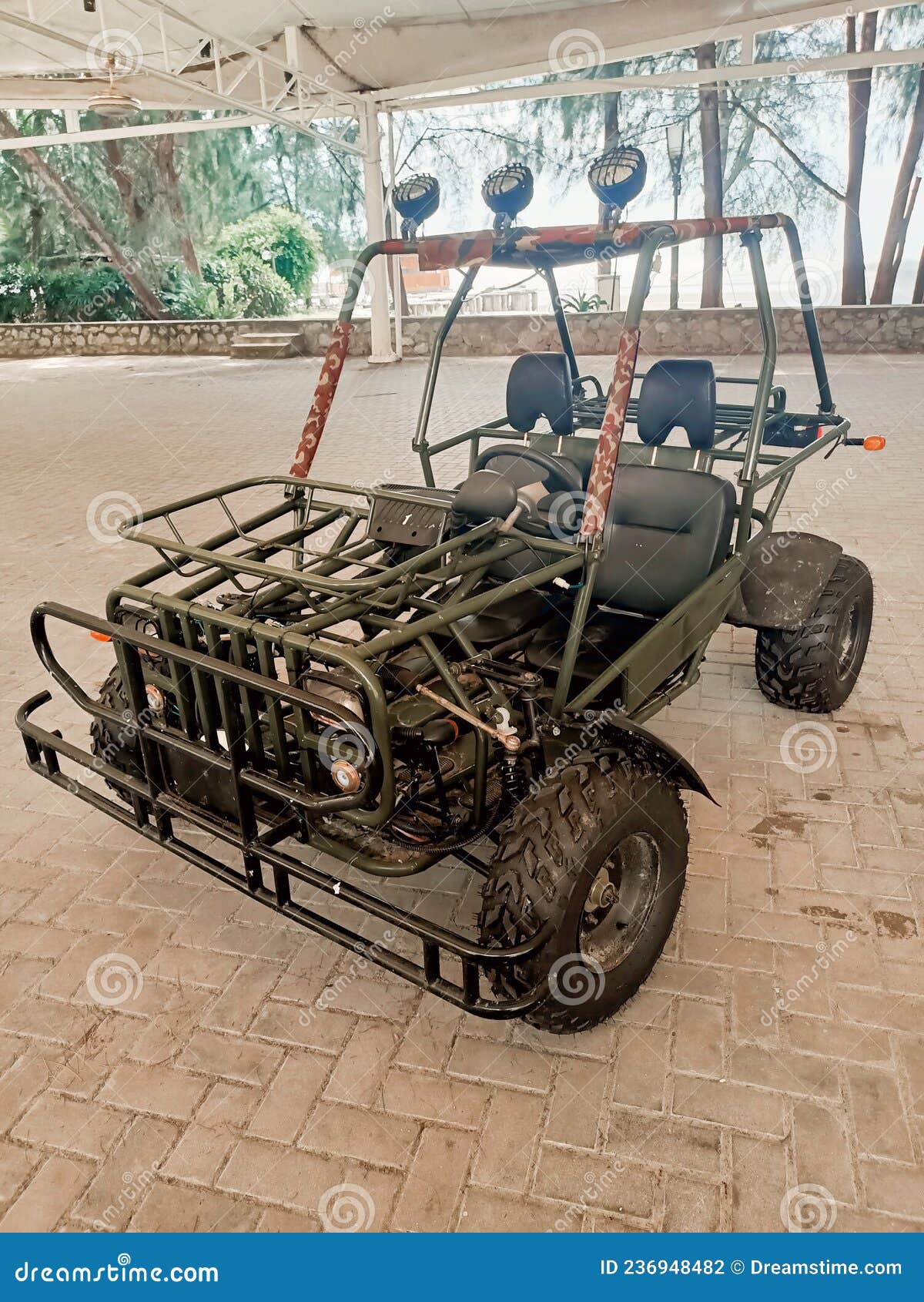 Parque De Boggie Bajo La Tienda Foto de archivo - Imagen de coche ...