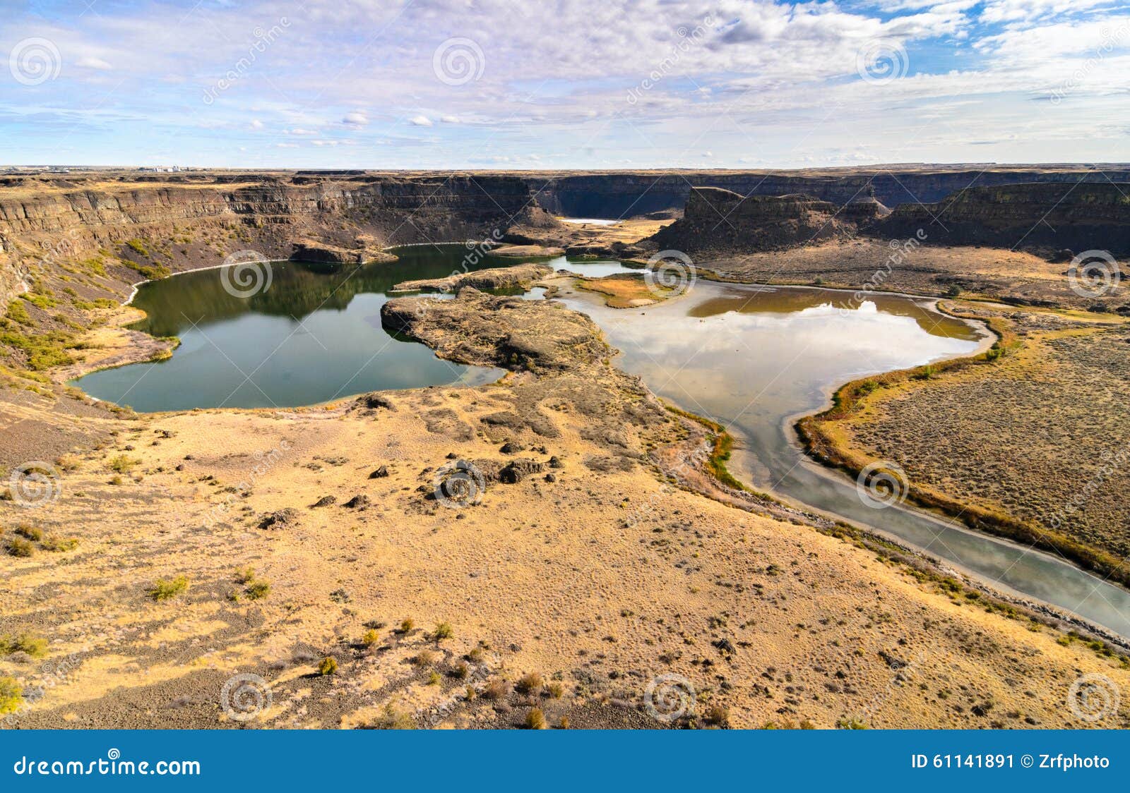 Parque De Estado Lago-seco De Las Caídas De Sun Imagen de archivo ...