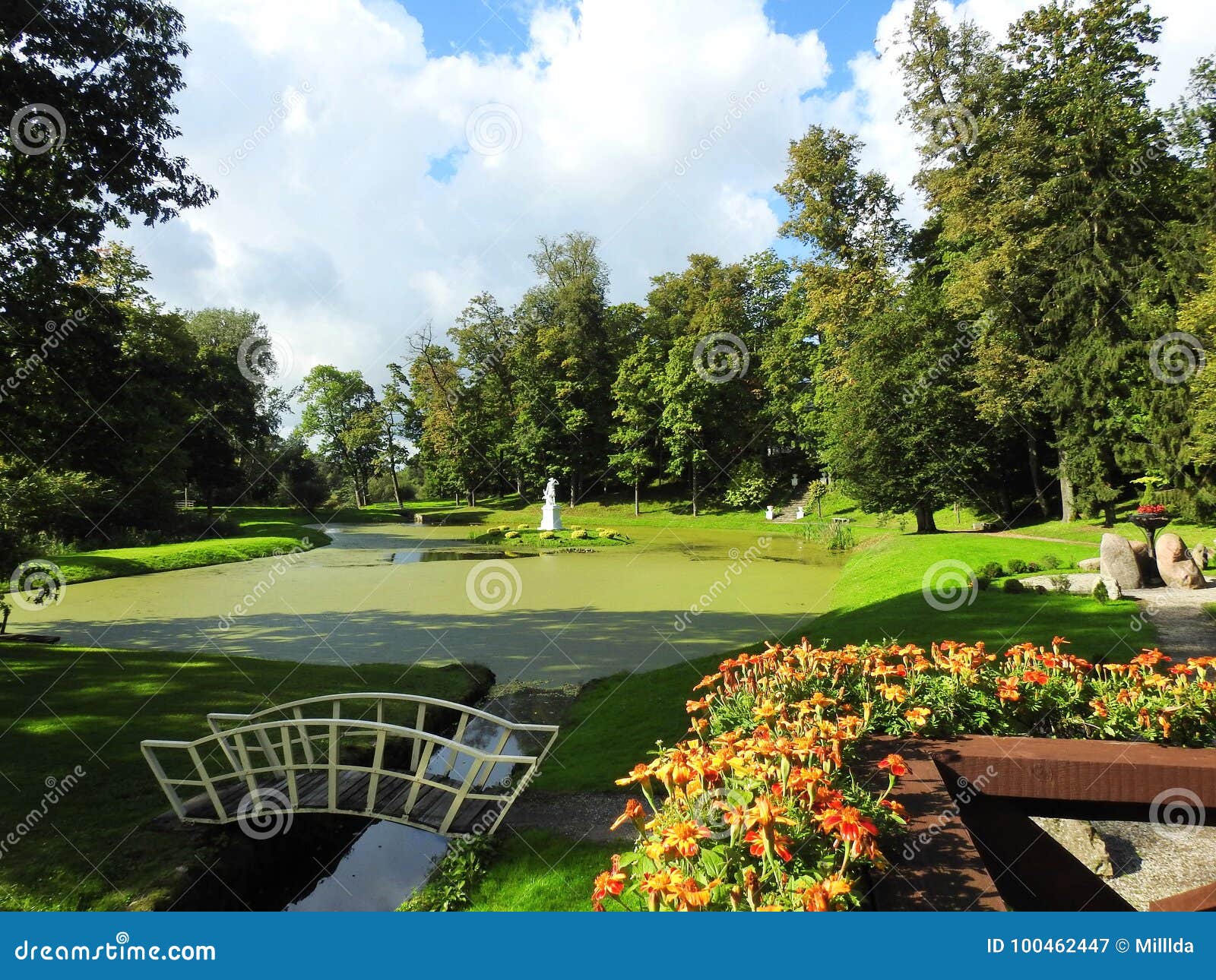 Parque De La Ciudad De Sveksna, Lituania Imagen de archivo - Imagen de ...