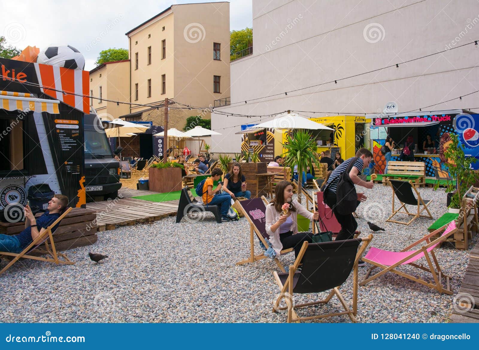 Parque De La Comida De La Calle De Dworek Imagen editorial - Imagen de ...