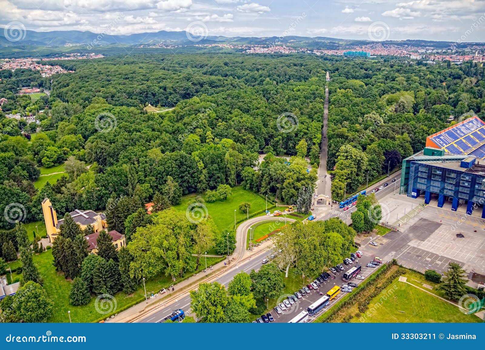 Parque de Maksimir, Zagreb foto editorial. Imagem de caminhada - 33303211