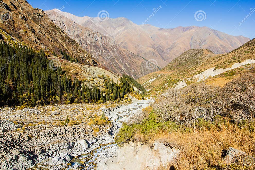 Parque Nacional De Ala-Archa Imagen de archivo - Imagen de senderismo ...