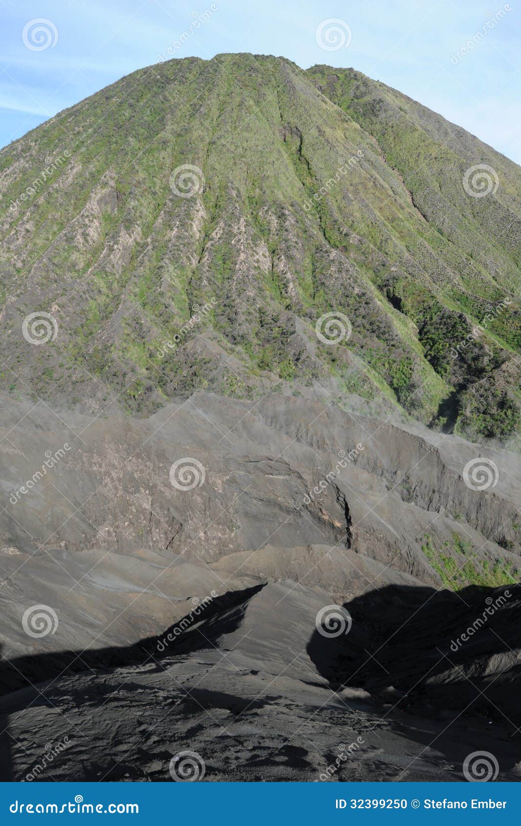 Parque Nacional De Bromo-Tengger-Semeru Na Ilha De Java Foto de Stock ...