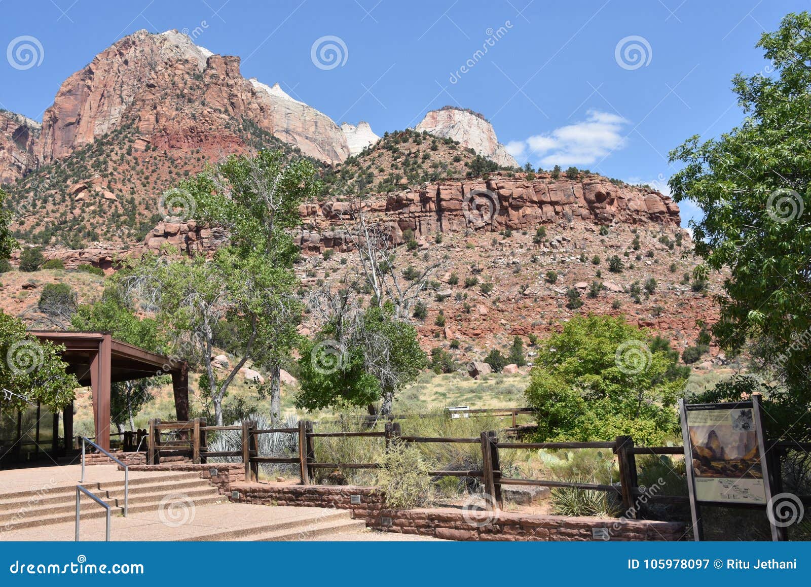 Parque Nacional De Zion En Utah Imagen de archivo - Imagen de cielo ...