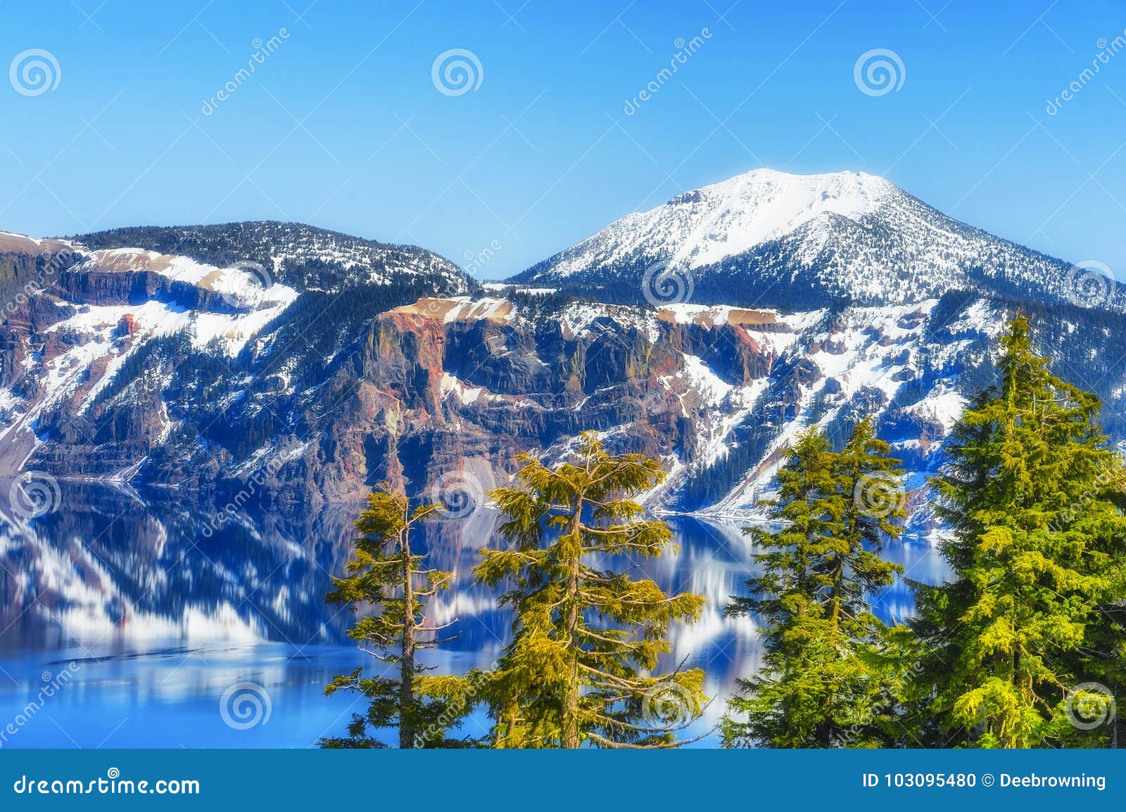 Parque Nacional Del Lago Crater Foto de archivo - Imagen de escénico ...