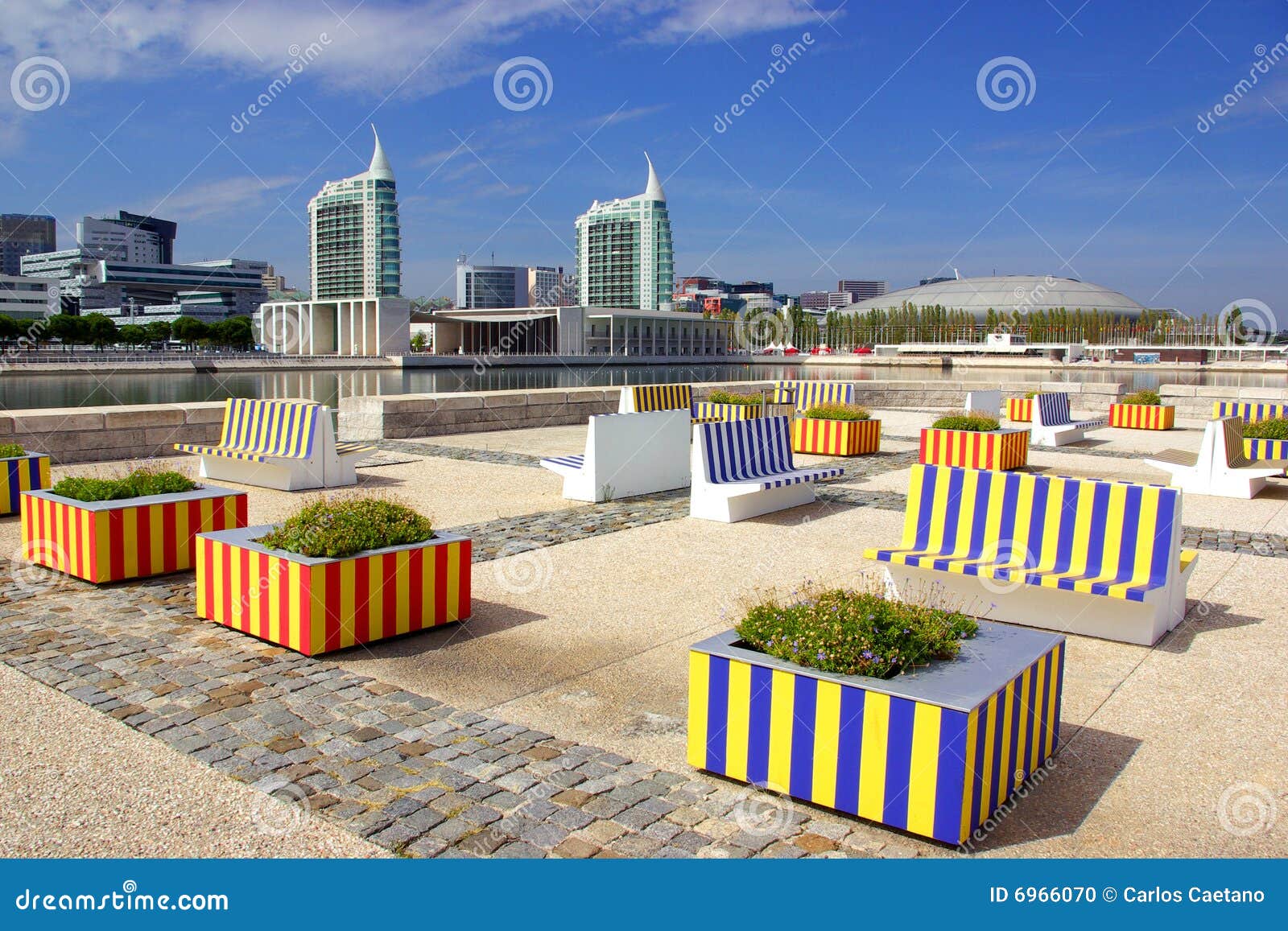 Parque urbano moderno foto de archivo. Imagen de futurista - 6966070