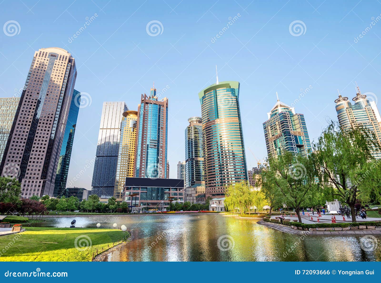 Parques Y Arquitectura Moderna Foto de archivo - Imagen de nube, famoso ...