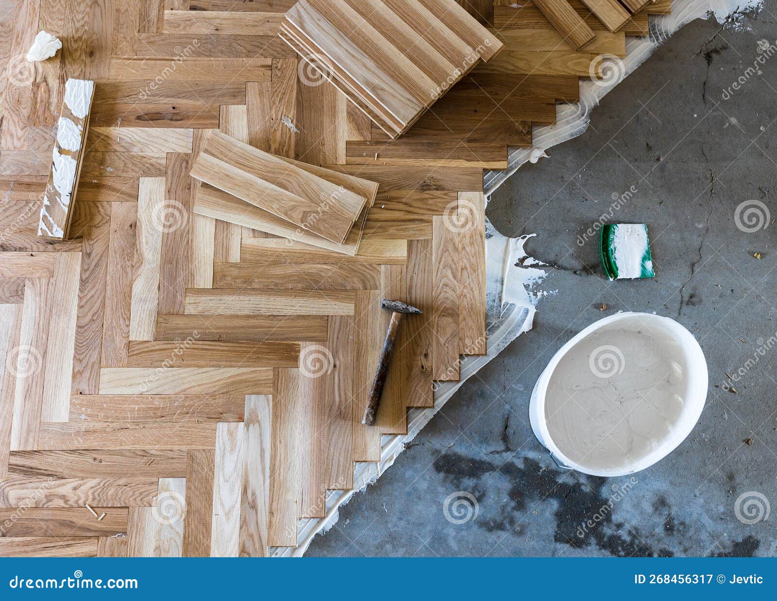 Parquet Installation in Herringbone Arrangement Stock Image - Image of ...