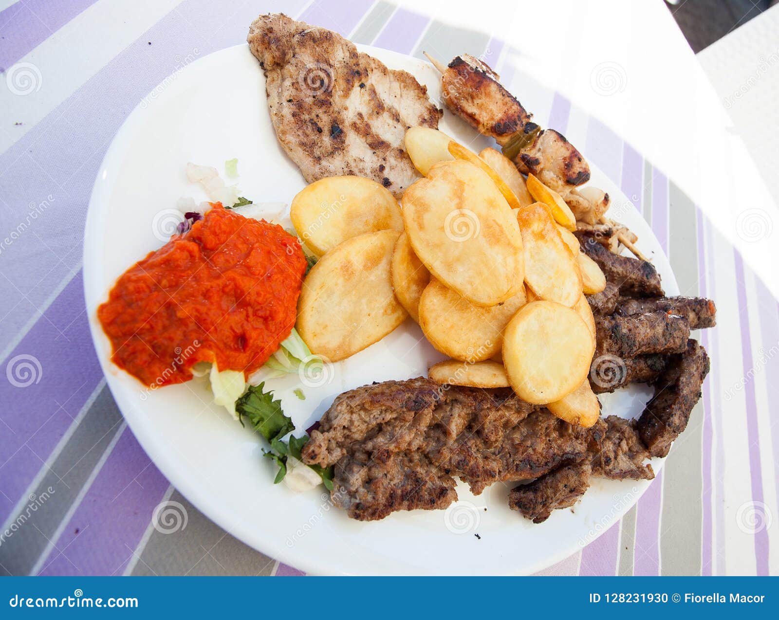 Parrilla italiana mezclada foto de archivo. Imagen de fondo - 128231930