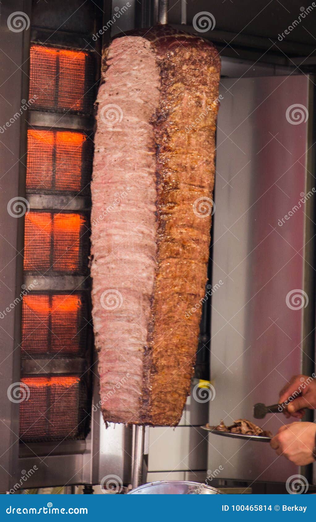 Parrilla Tradicional Del Kebab De Doner Del Turco Foto de archivo ...
