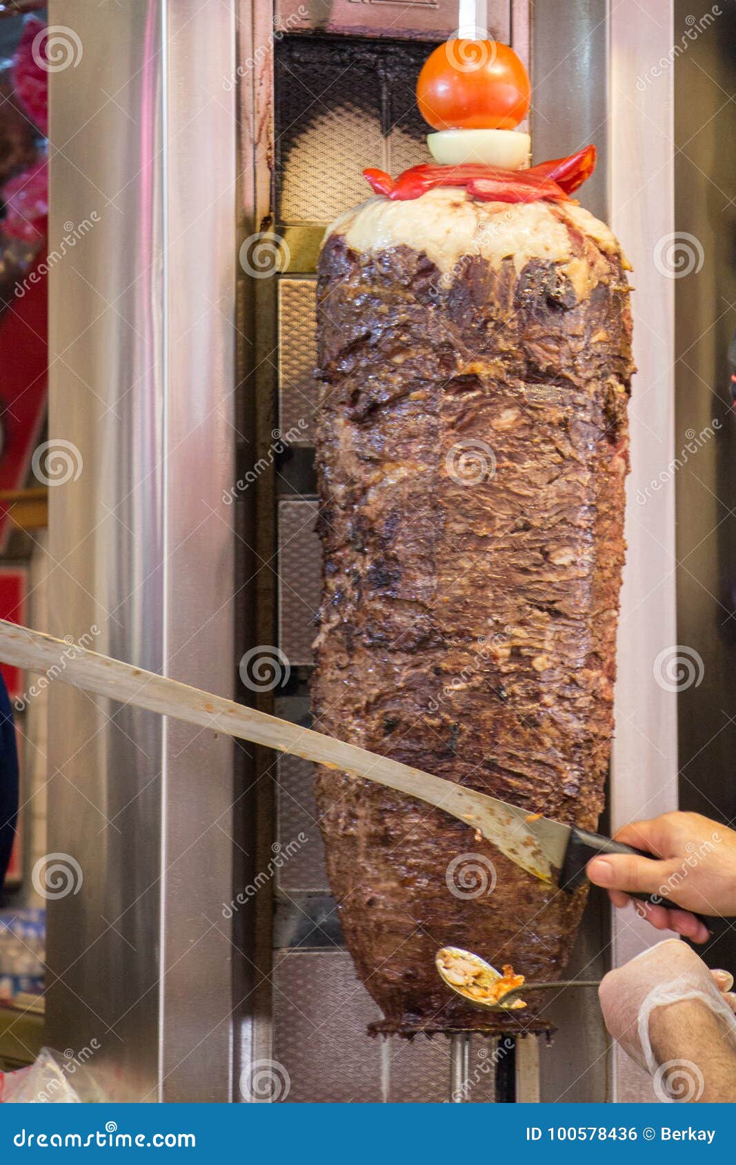Parrilla Tradicional Del Kebab De Doner Del Turco Foto de archivo ...
