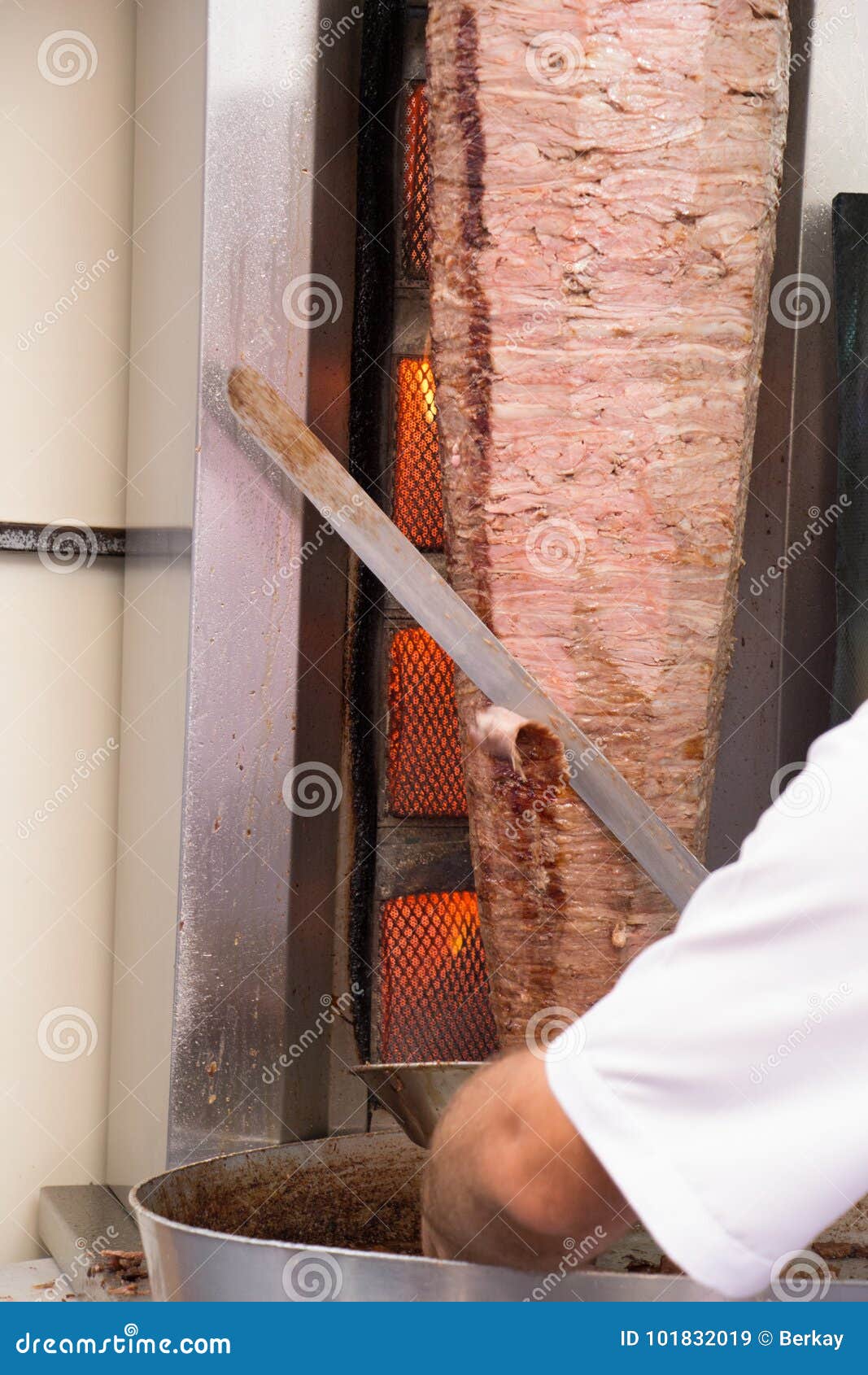 Parrilla Tradicional Del Kebab De Doner Del Turco Imagen de archivo ...