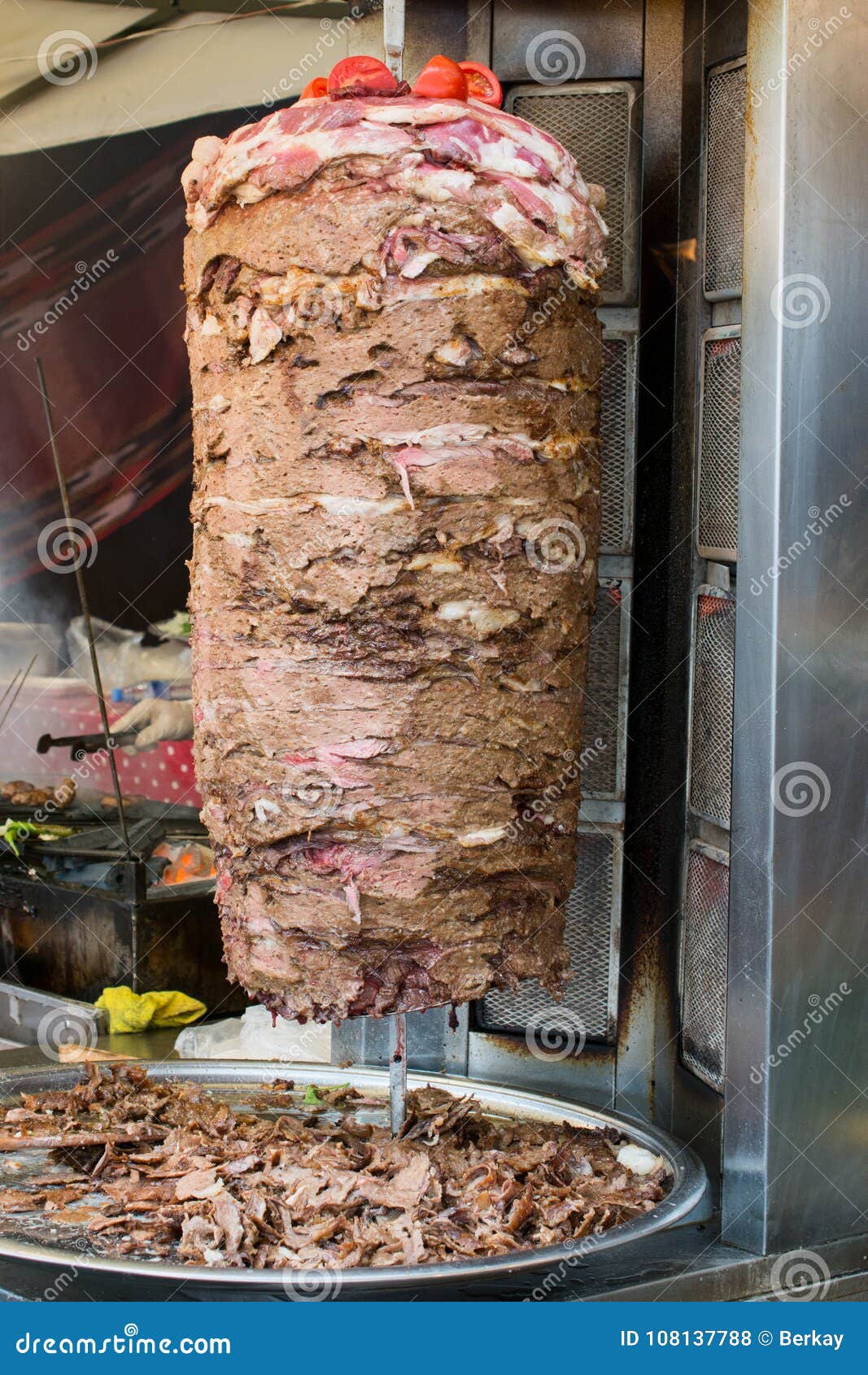 Parrilla Tradicional Del Kebab De Doner Del Turco Foto de archivo ...