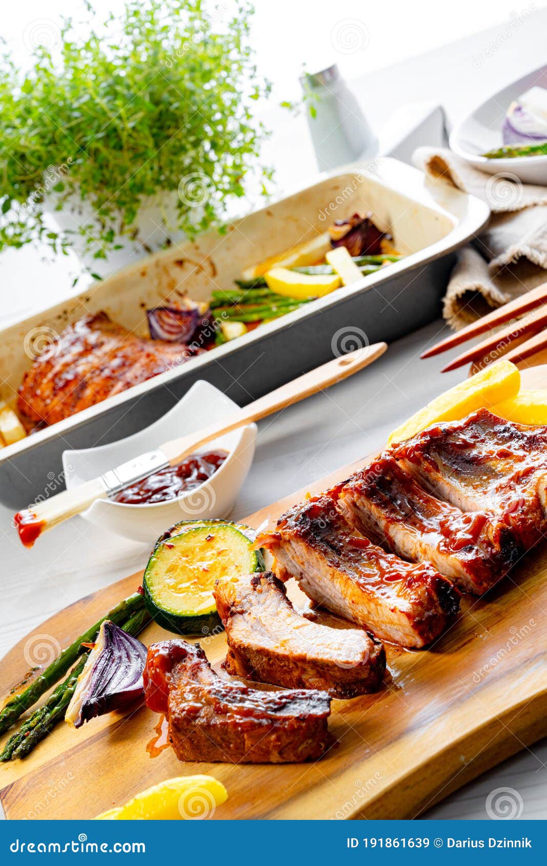 Parrillada con verduras imagen de archivo. Imagen de cordero - 191861639