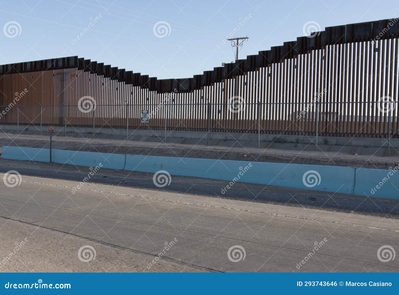 The Border Wall the Runs Along the Border between El Paso, Texas, and ...