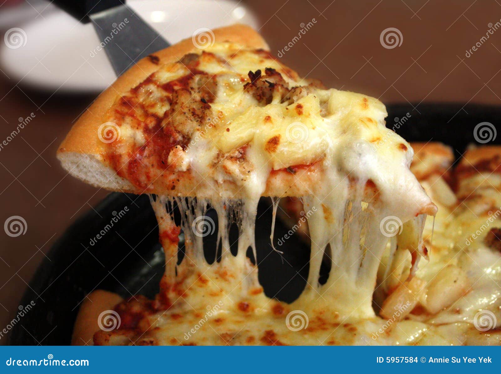 Part de pizza photo stock. Image du mangeable, boulanger - 5957584