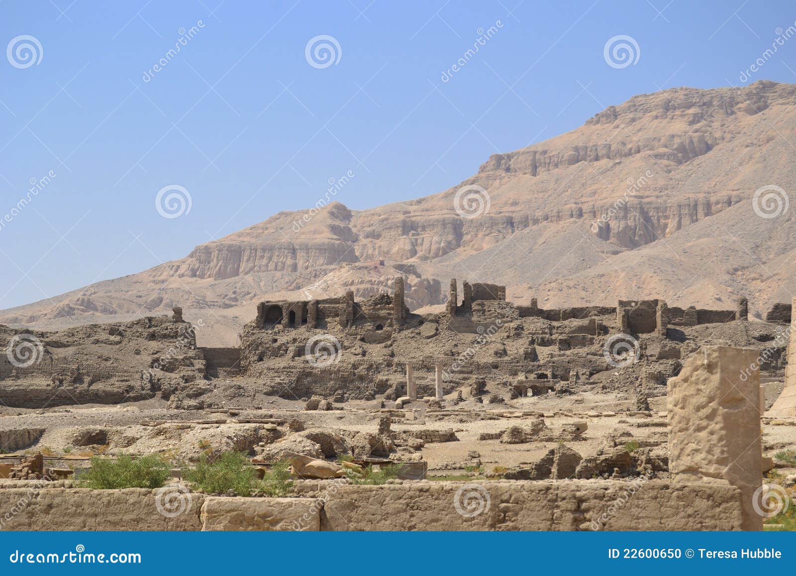 Part of Medinat Habu Temple in Luxor Stock Photo - Image of wall ...
