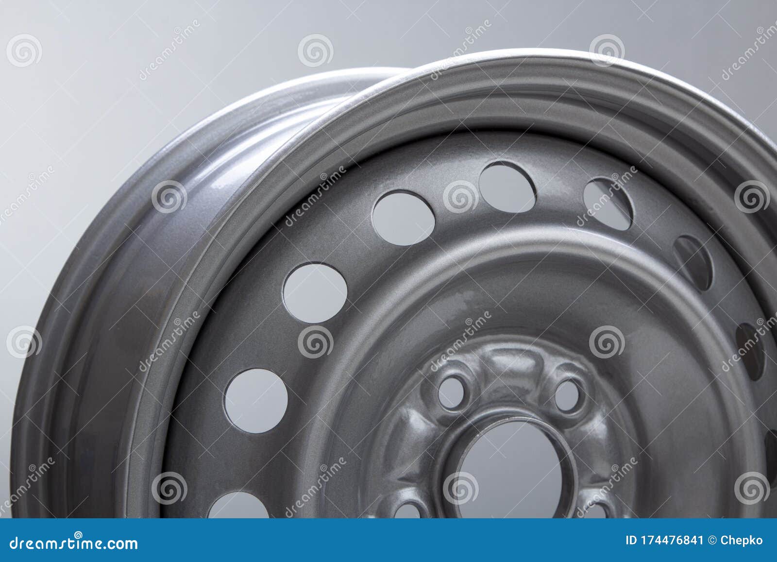 Steel Wheel Fence Artisans At The Dahmen Barn Stock Image ...