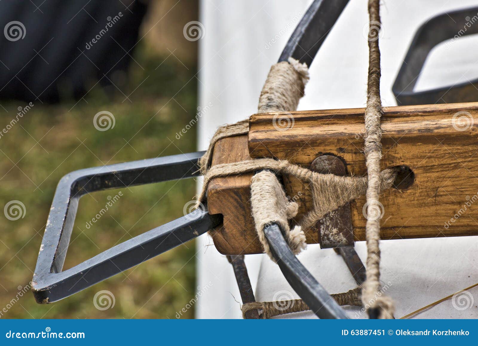 Parte da besta medieval imagem de stock. Imagem de madeira - 63887451