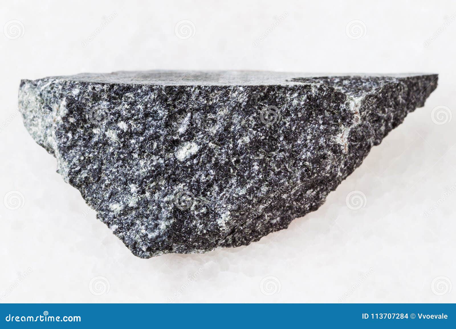 Parte De Pedra Do Dolerite (diabase) No Branco Foto de Stock - Imagem ...