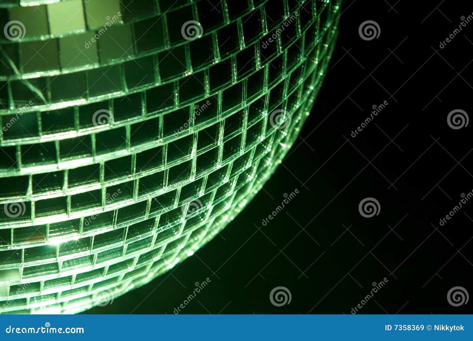 Parte Della Sfera Della Discoteca Immagine Stock - Immagine di musica ...