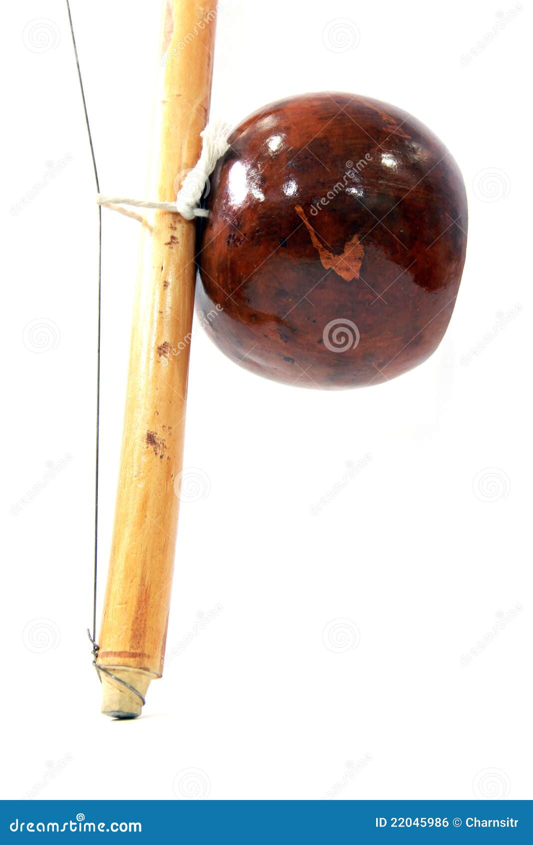 Parte isolada do berimbau foto de stock. Imagem de isolado - 22045986