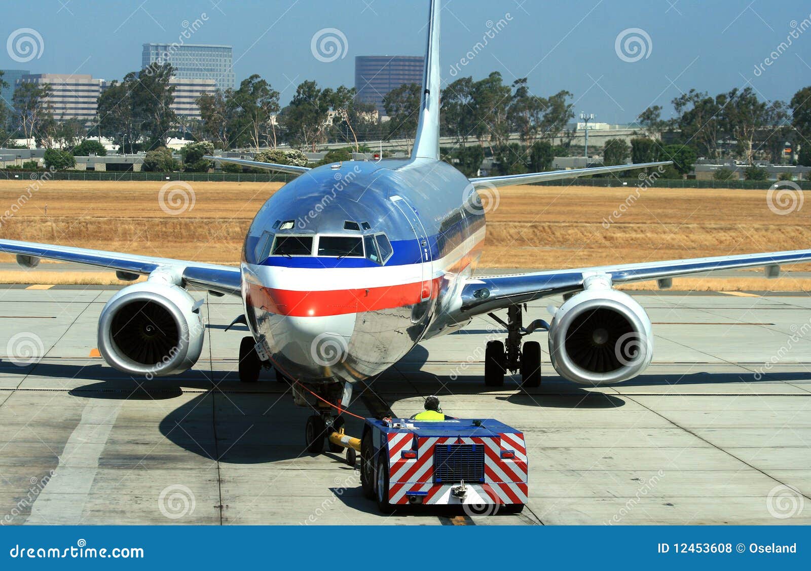 Partenza del jet fotografia stock. Immagine di aria, contea - 12453608