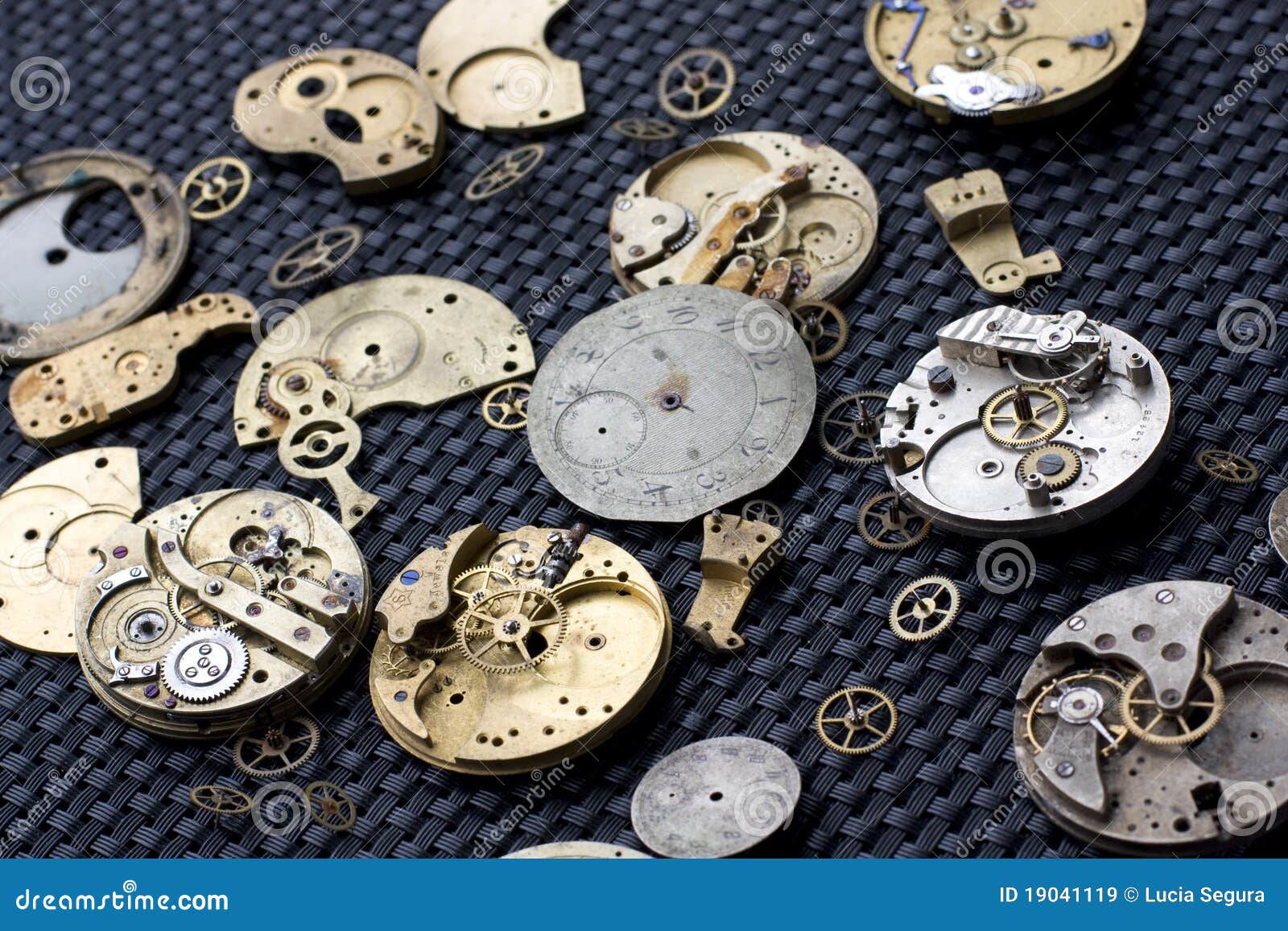Partes 16 del reloj imagen de archivo. Imagen de enrollamiento - 19041119