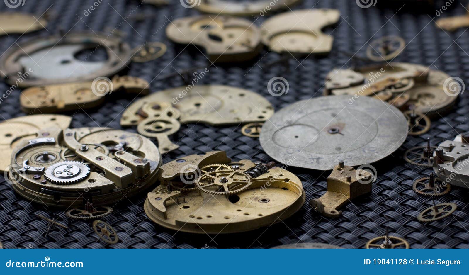 Partes 53 del reloj foto de archivo. Imagen de enrollamiento - 19041128