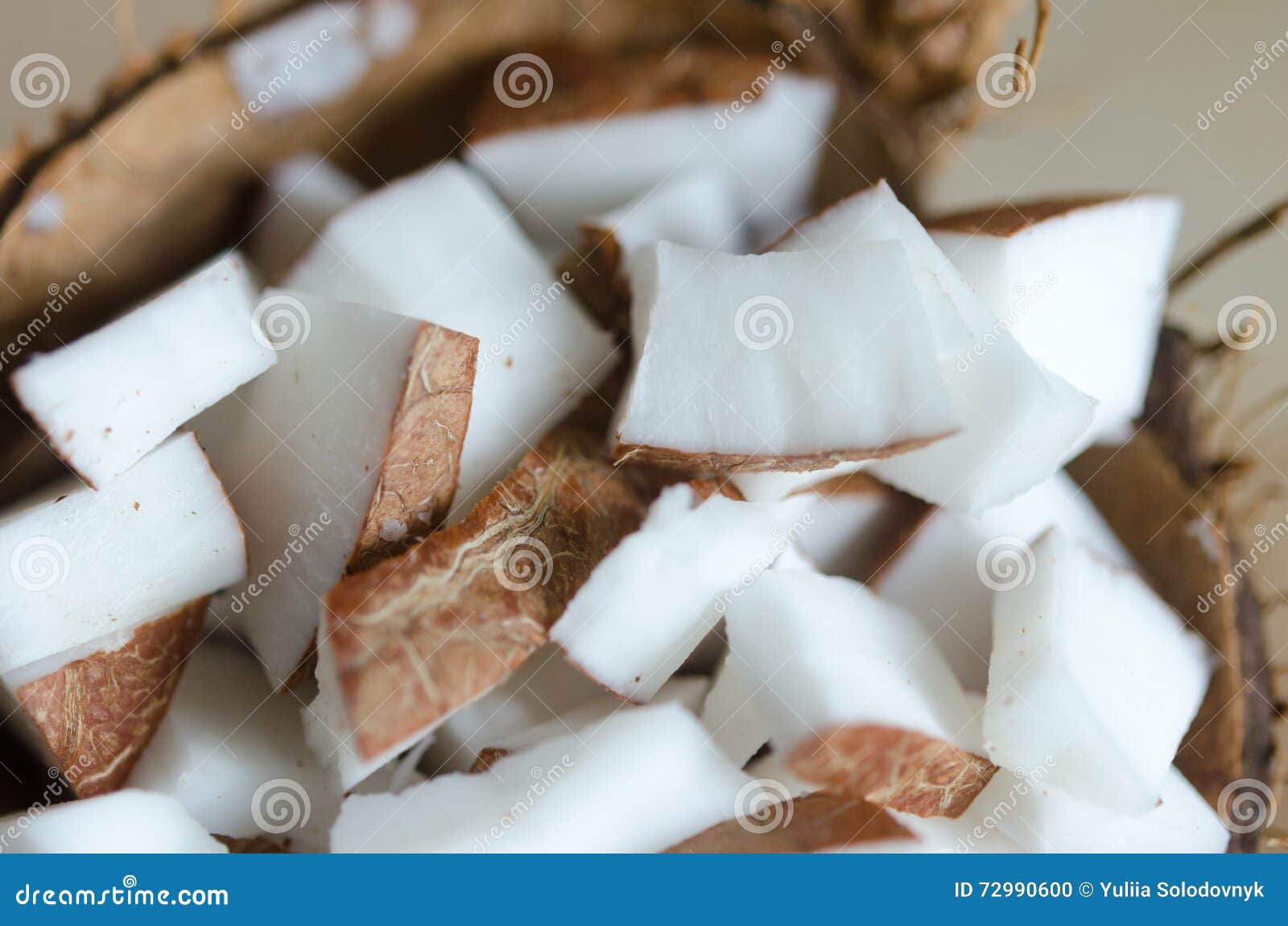 Partes de coco foto de stock. Imagem de comida, corte - 72990600