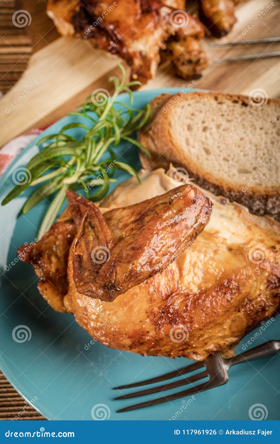 Partes de frango assado foto de stock. Imagem de assado - 117961926