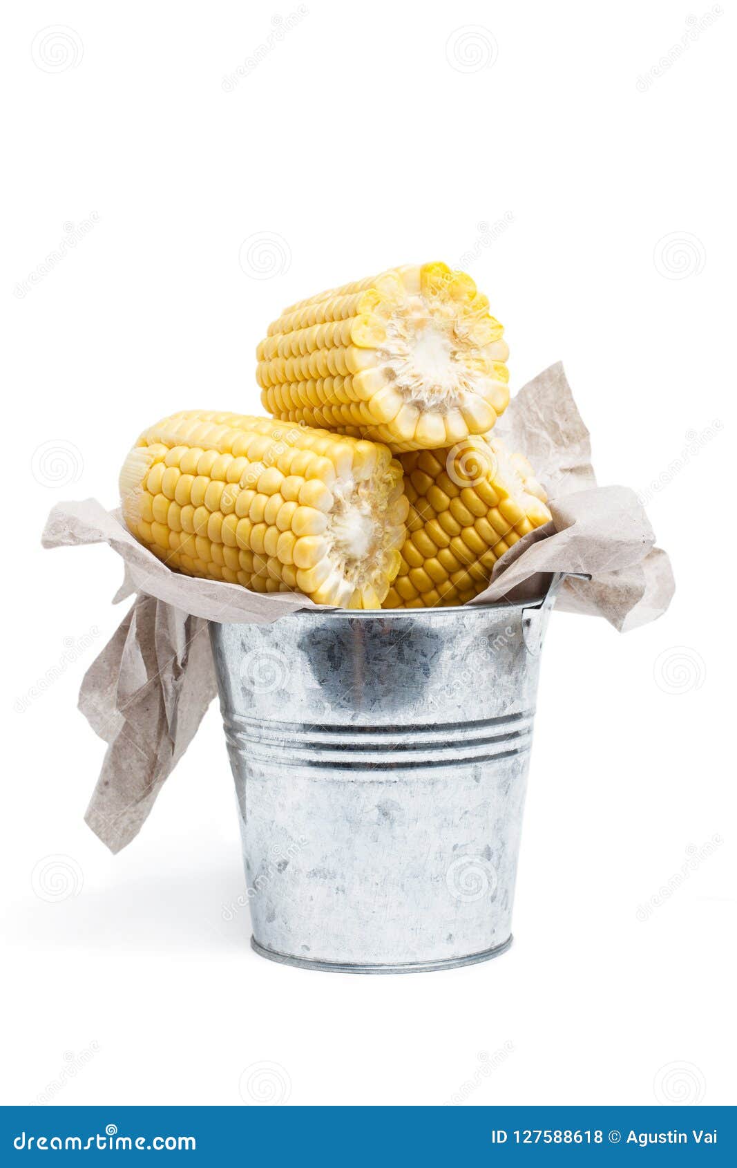 Partes De Milho Em Uma Cuba Galvanizada Foto de Stock - Imagem de ...