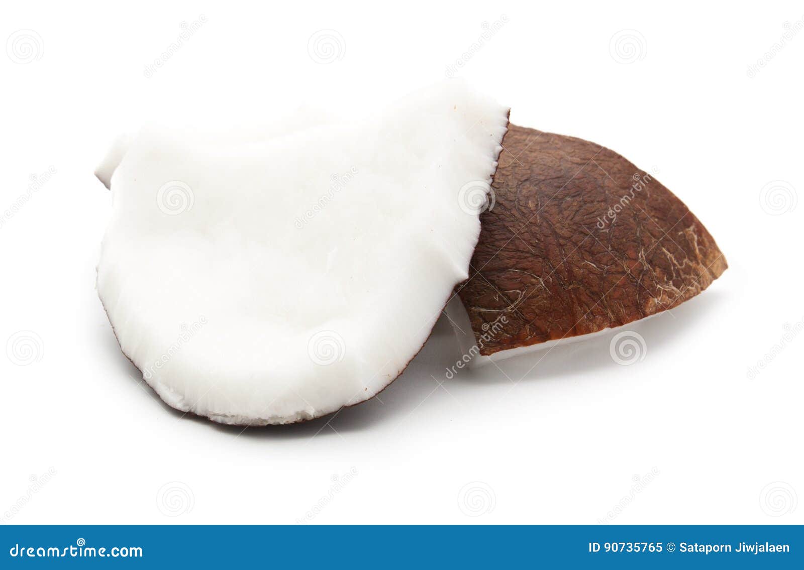 Partes do coco isoladas imagem de stock. Imagem de corte - 90735765